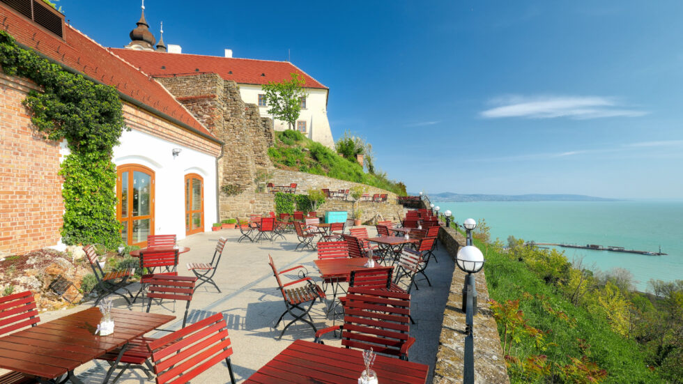 Apátsági Rege Cukrászda | Tihanyi programajánló